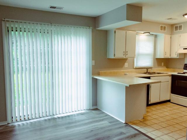 300 E 261 S 2 Bedroom Apartment for Rent at 300 300 E 261 S, Kokomo, IN 46902