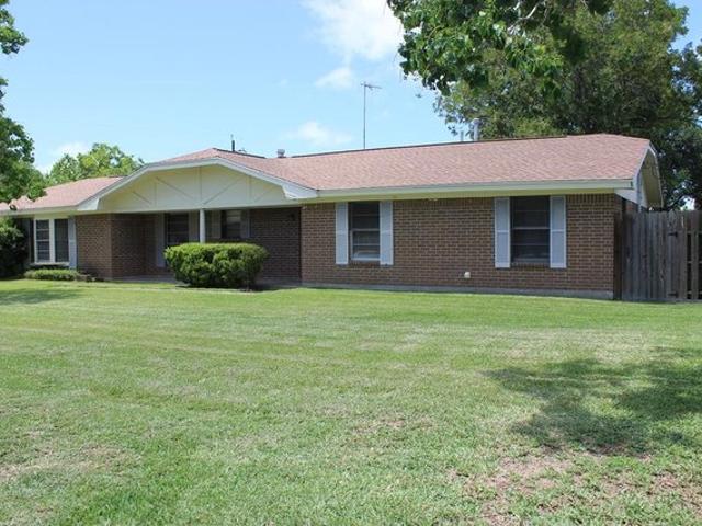 300 E Austin Ave, Palacios, TX 77465
