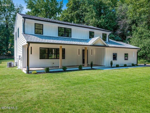 300 E Chestnut Avenue