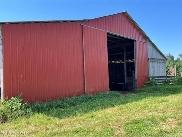 300 E Hubert Rd, Caledonia, MI 48762