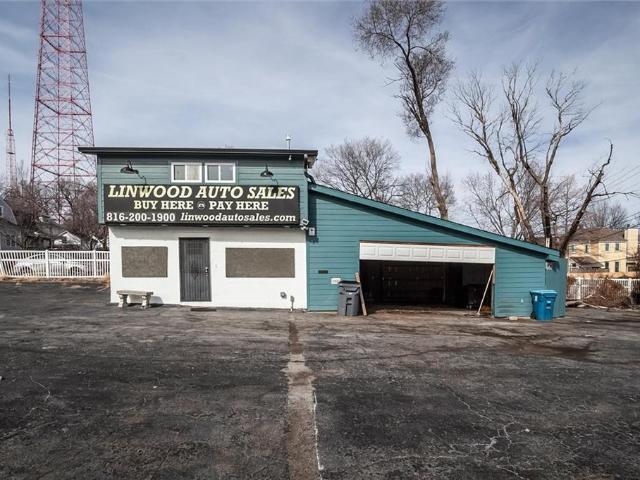 300 E Linwood Boulevard
