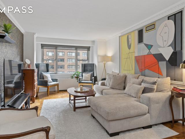 300 East 40th Street, New York, NY