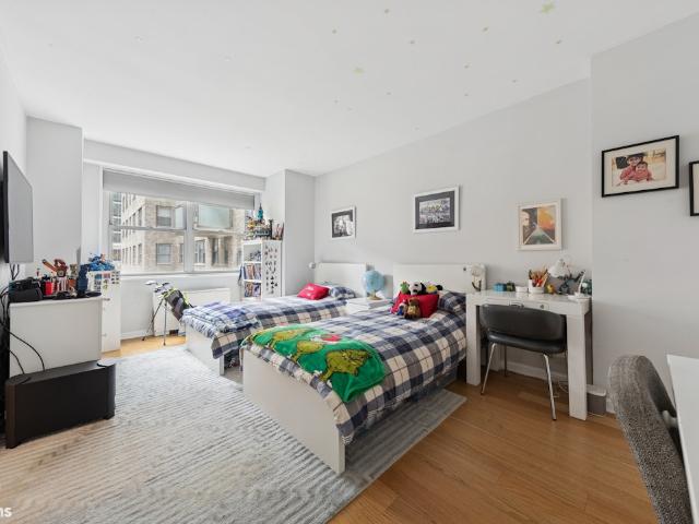 300 East 40th Street, New York, NY