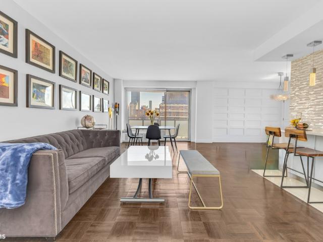300 East 40th Street, New York, NY