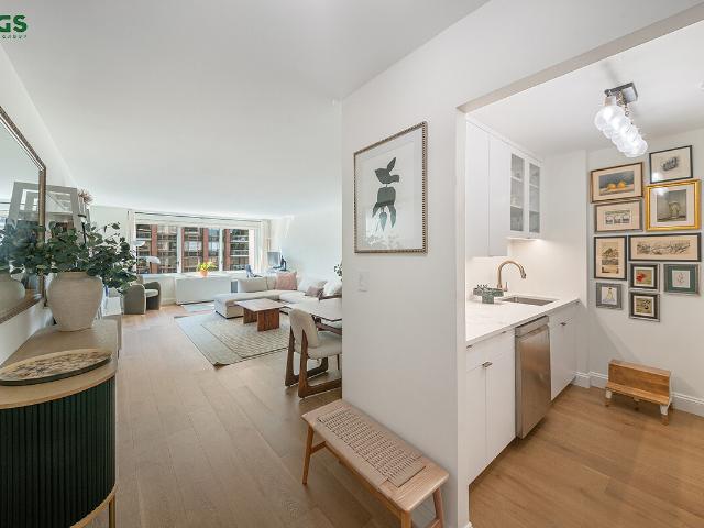 300 East 59th Street, New York, NY