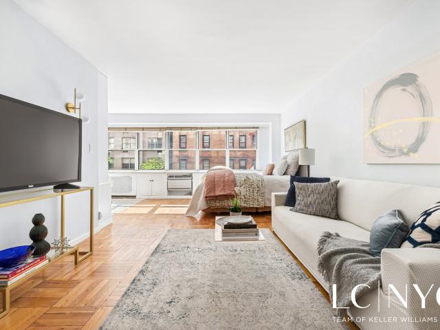 300 East 71st Street, New York, NY