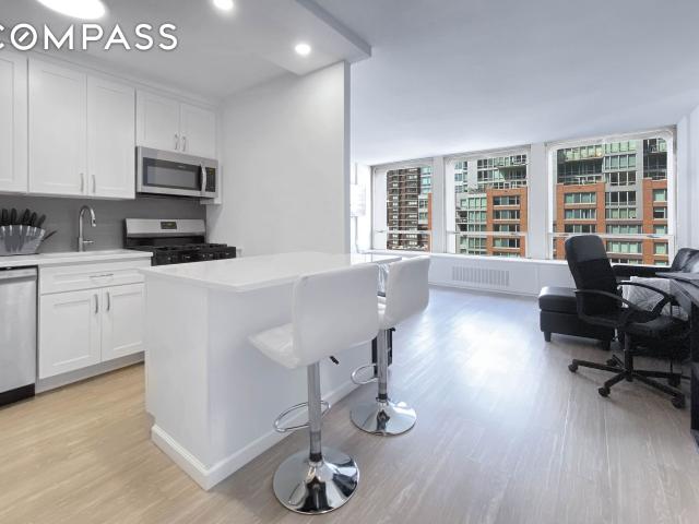300 East 33rd Street, New York, NY