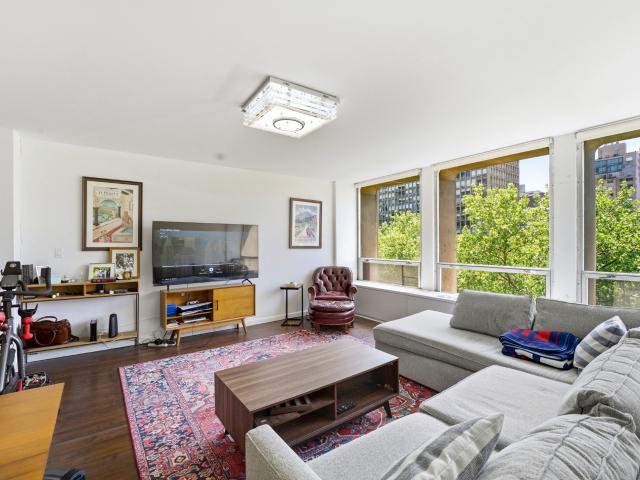 300 East 33rd Street, New York, NY