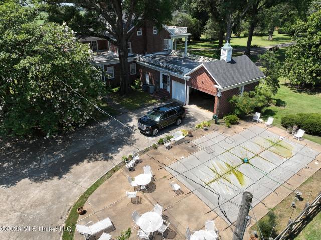 300 East Avenue