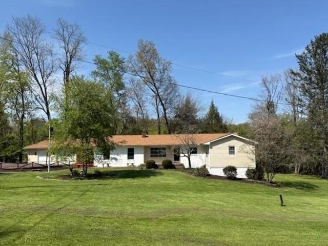 300 Eastlawn Cir, Zanesville, OH 43701