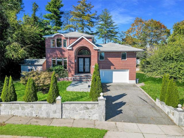 300 Ellen Pl, Jericho, NY 11753 | Compass