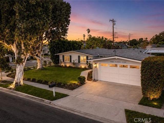 300 Esther St, Costa Mesa, CA 92627