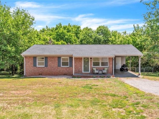 300 Fox Squirrel Ridge Rd, Pickens, SC 29671
