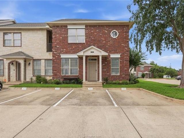 300 Forest Dr, College Station, TX 77840