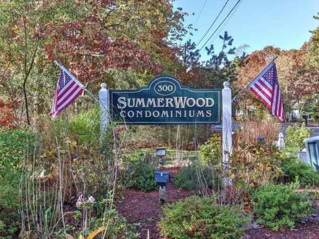 300 Falmouth Rd Apt 21E, Mashpee, MA 02649