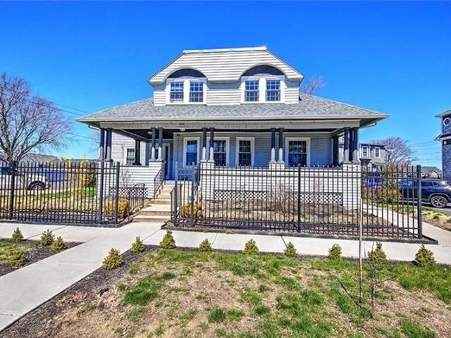 300 Farmington Ave, Cranston, RI 02920