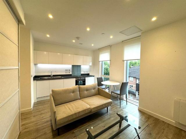 300 Kings Road, Reading RG1 Studio to rent £1,340 pcm £309 pw