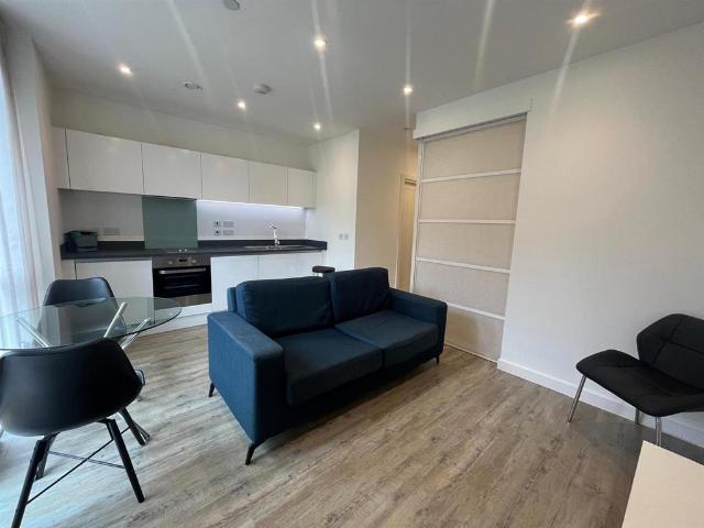 300 Kings Road, Reading RG1 Studio to rent £1,320 pcm £305 pw