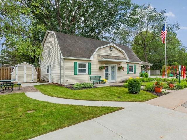 300 Kristy Jo St, Cadillac, MI 49601
