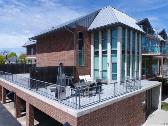 300 Hamilton Street # Unit: 204