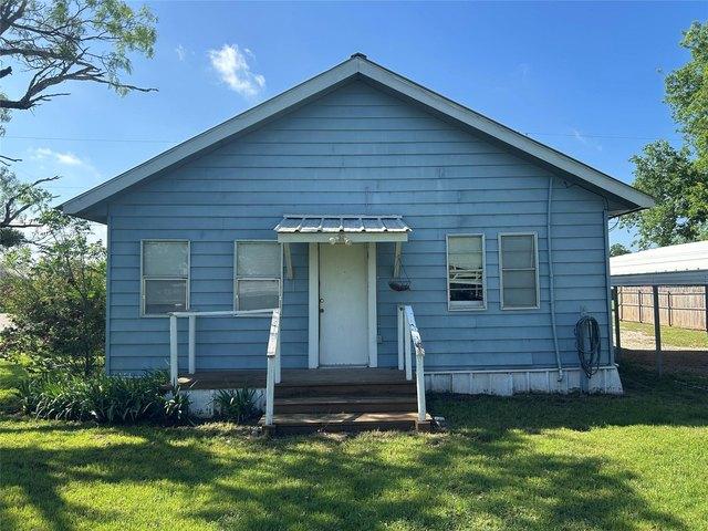 300 Harrison Ave, Newcastle, TX 76372