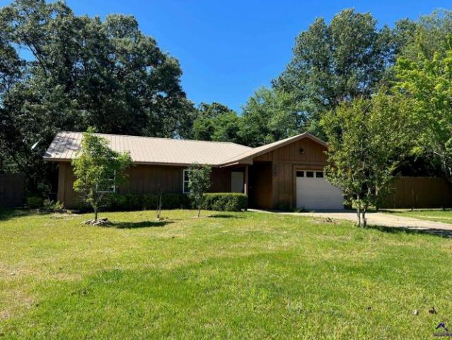 300 Hickory Glen Dr, Centerville, GA 31028