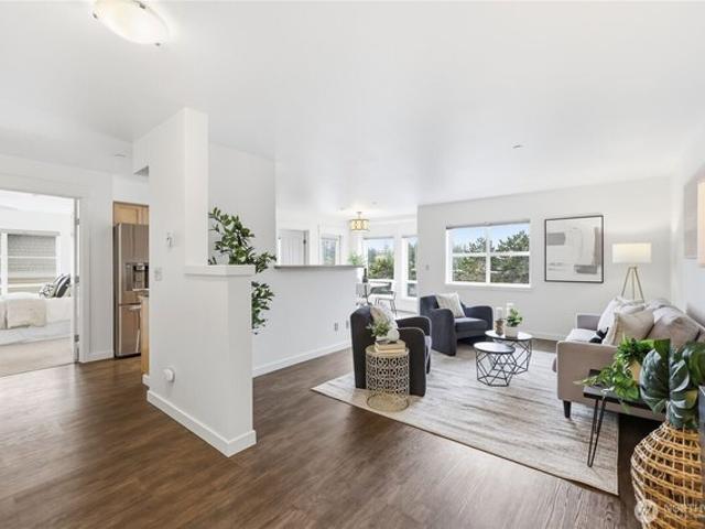 300 High School Rd NE Unit 300, Bainbridge Island, WA 98110