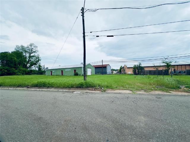 300 Hinnant Street