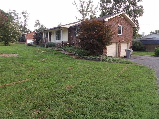 300 Indian Lake Rd, Hendersonville, TN 37075
