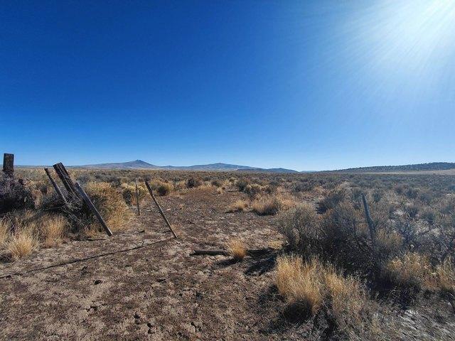 300 Juniper Ridge Rd, Ravendale, CA 96123