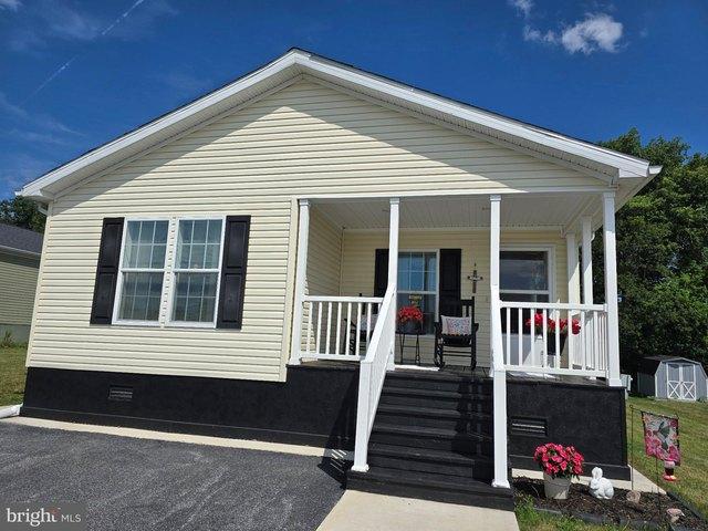300 Oriole Dr, Carlisle, PA 17013