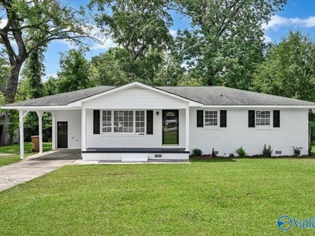 300 Longhorn Pass NW, Hartselle, AL 35640