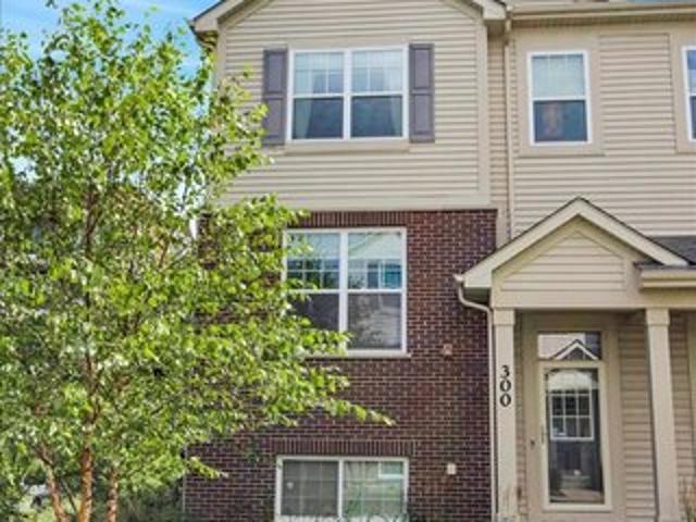 300 Lexington Ln, Rolling Meadows, IL 60008