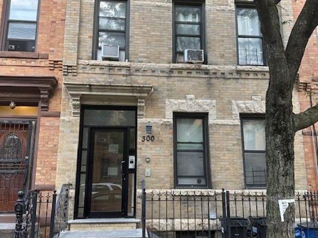 300 Linden Street | Compass