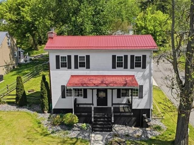 300 Magnolia St, Sturgeon, PA 15082