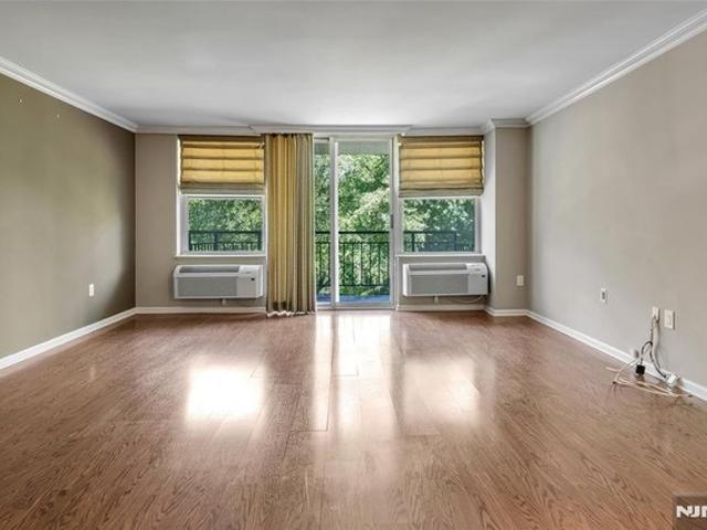 300 Main St, Little Falls, NJ 07424