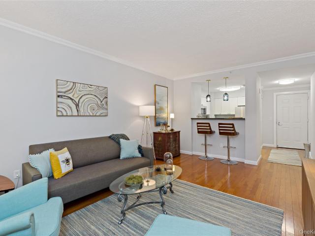 300 Mamaroneck 315