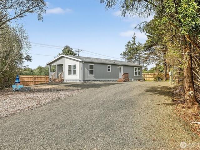 300 Marine View Dr SW, Ocean Shores, WA 98569