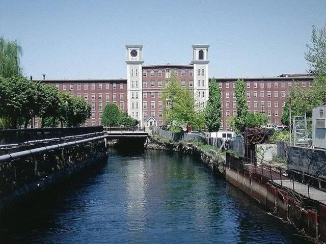 300 Massmills Dr, Lowell, MA 01852