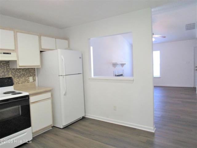 300 Meadowbrook Lane