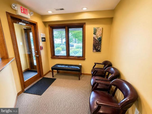 300 Middletown Boulevard # 102