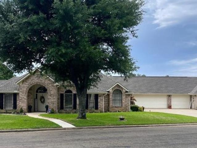 300 Mill Run Dr, Longview, TX 75604