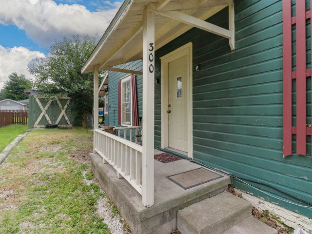 300 N Bogardus Street