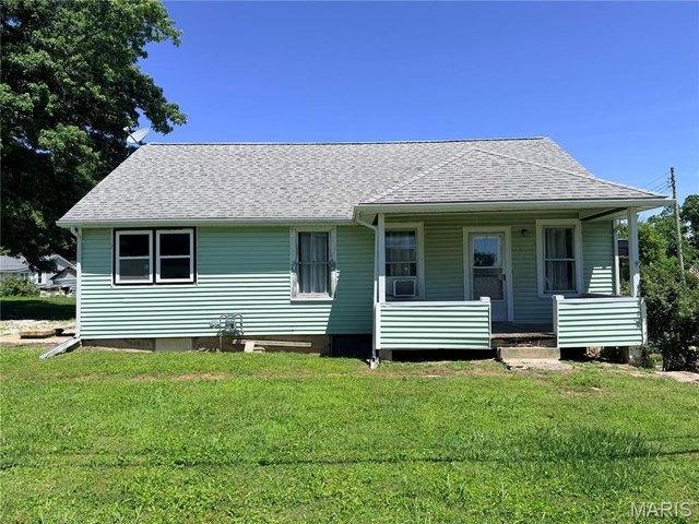 300 N Broadway, Kampsville, IL 62053