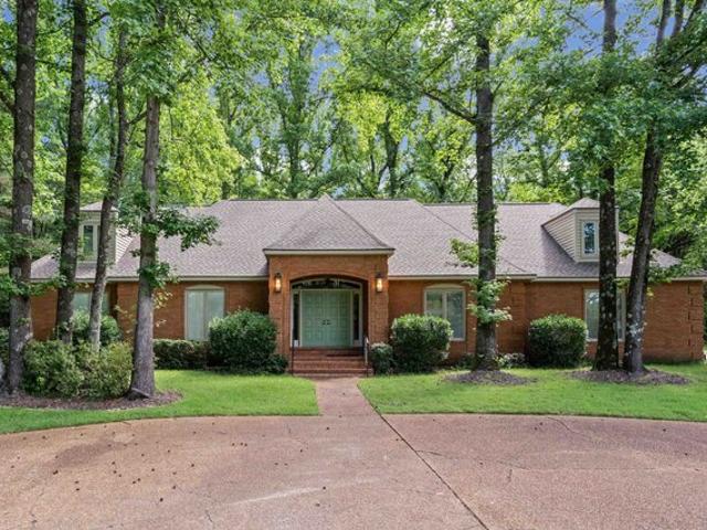 300 N Country Way Dr, Cordova, TN 38018