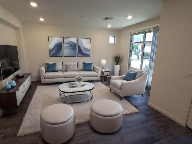 300 n gila springs boulevard # 114