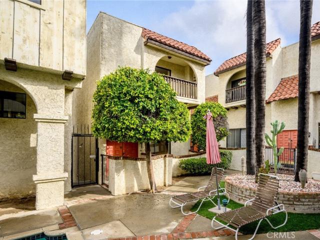 300 N Isabel Street 10
