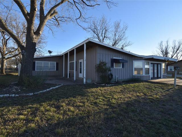 300 N Shore Dr, Brady, TX 76825 | MLS #21157 | Compass