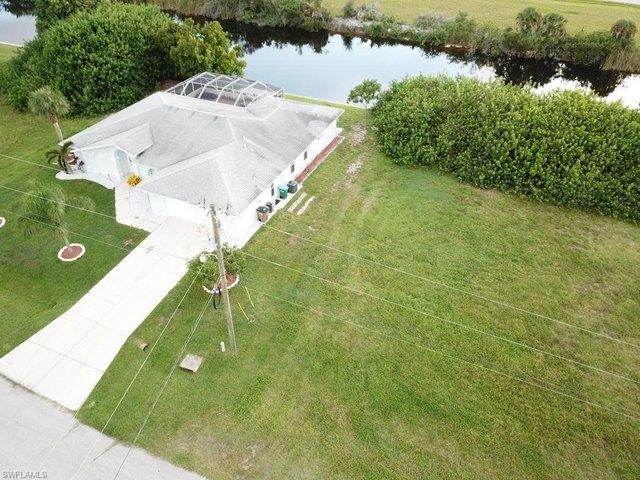 300 NW 29th Pl Lot 63, Cape Coral, FL 33993