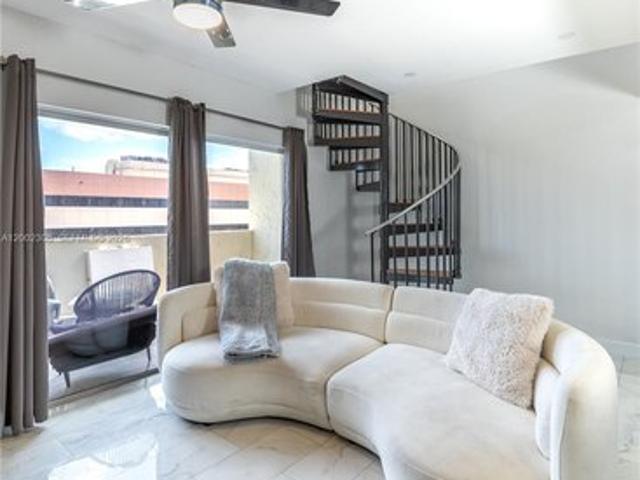 300 NW 42nd Ave Apt 610, Miami, FL 33126